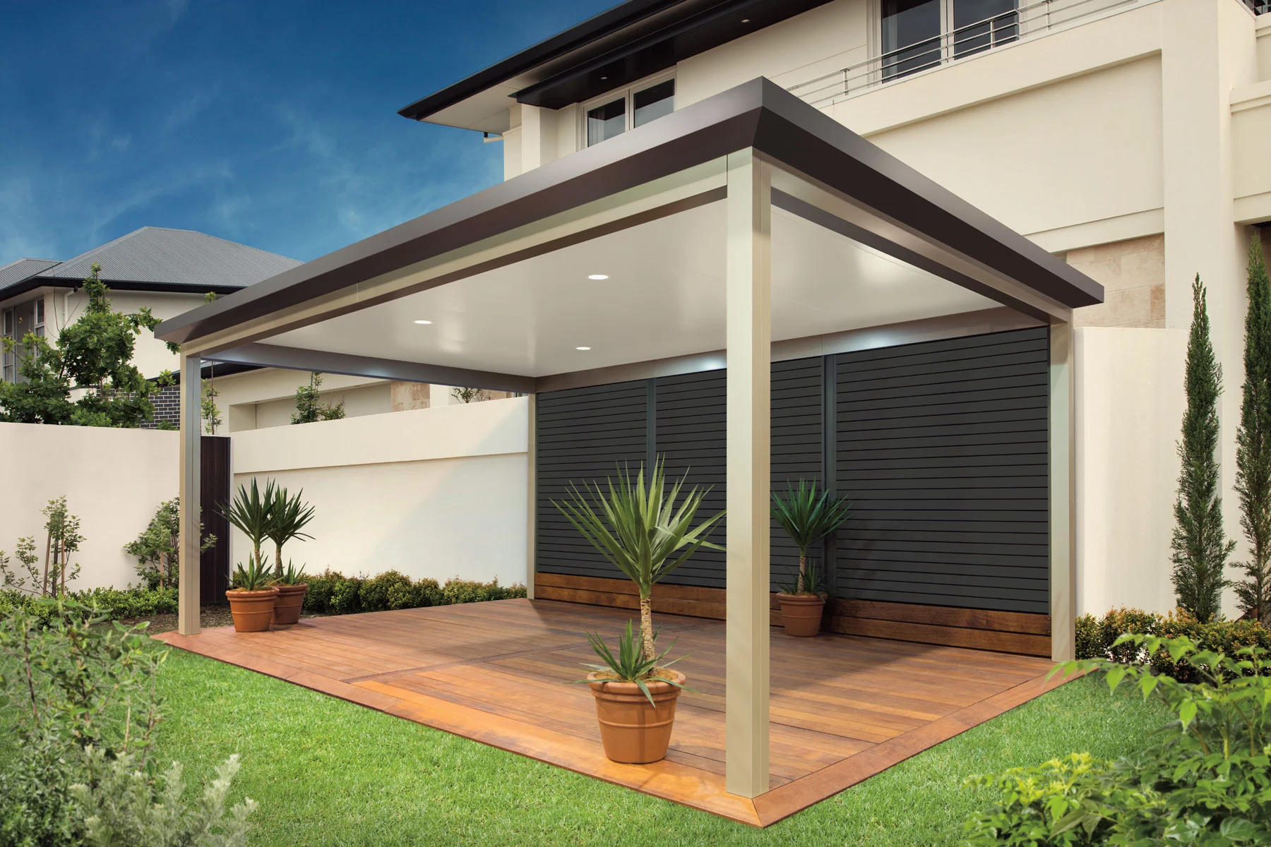 Pergola with Roof: 5 Essential Tips for Choosing the Perfect Design